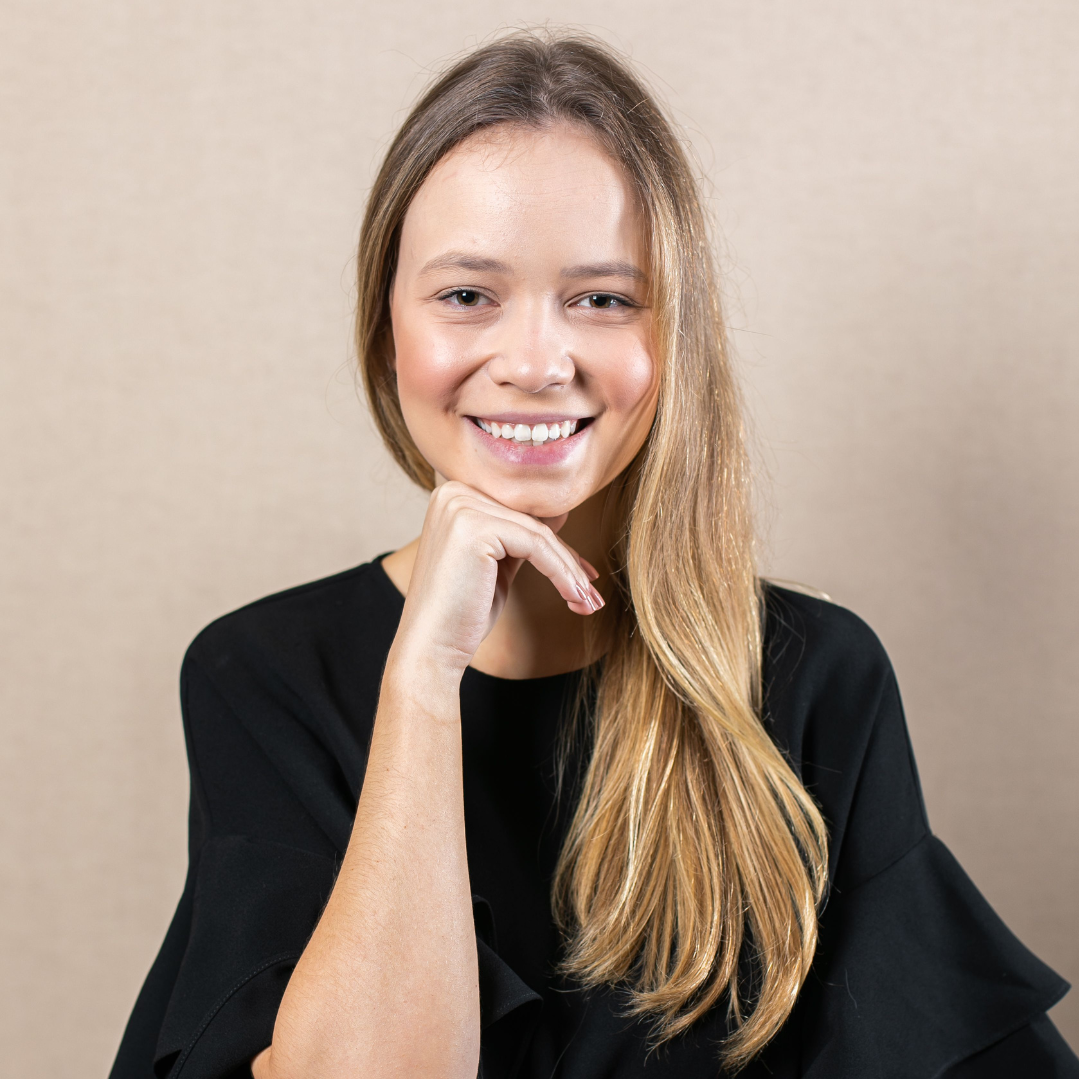 Currículo Paola Gabriela Ábila — Advogados